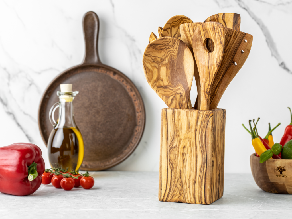 OLIVE WOOD UTENSILS: THE BEST OF STYLE AND FUNCTION
